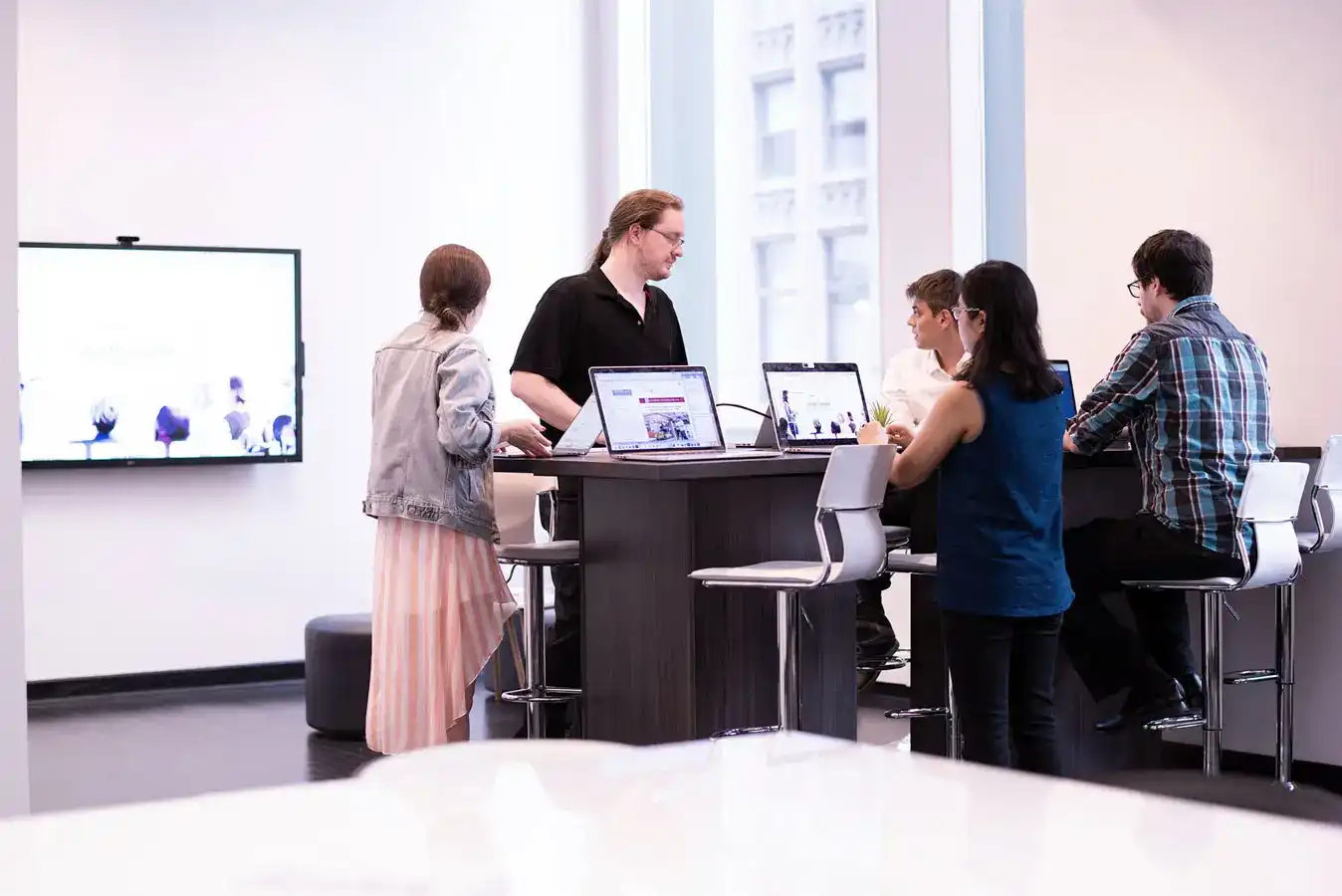 Unify visuals and code to digital experiences.